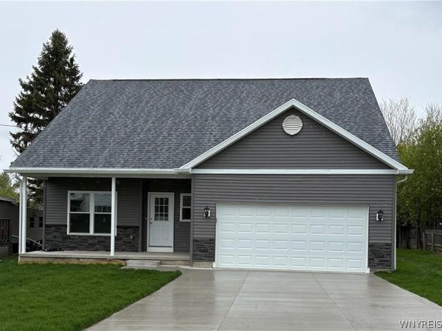 5200 Berg Rd, Buffalo, NY 14218