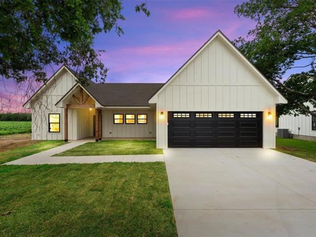 5200 Bogey Ln, Waco, TX 76708