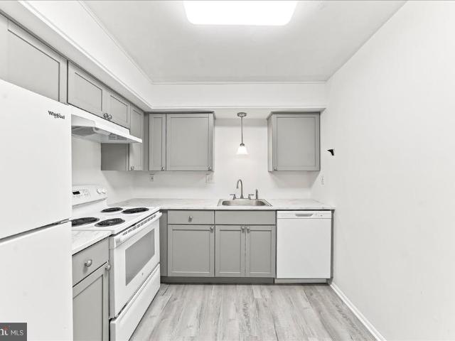 5200 Hilltop Drive # B 22