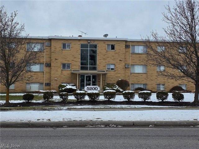 5200 Royalton Rd Apt 10C, North Royalton, OH 44133