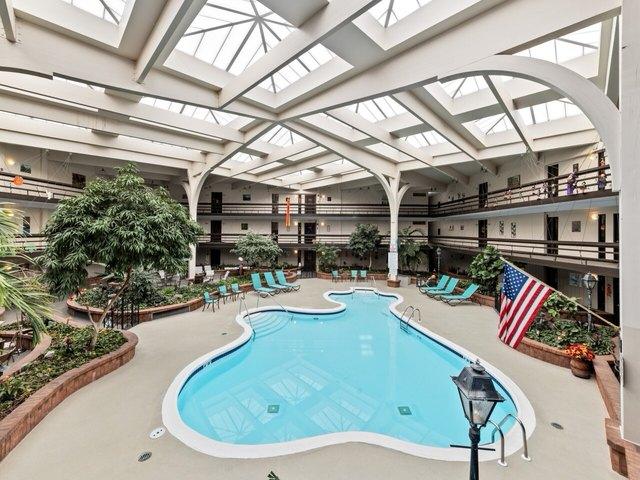 5200 S Tuckaway Blvd Unit 249C, Greenfield, WI 53221