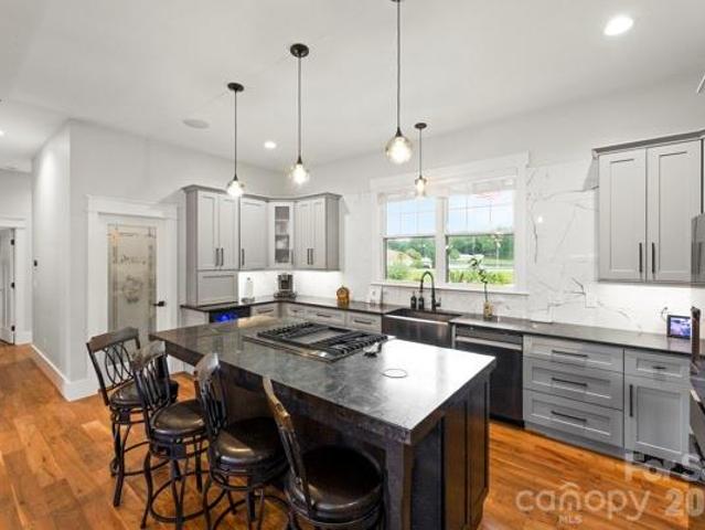 5200 Shoreview Drive