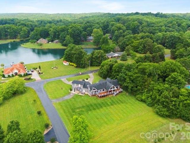 5200 Shoreview Drive