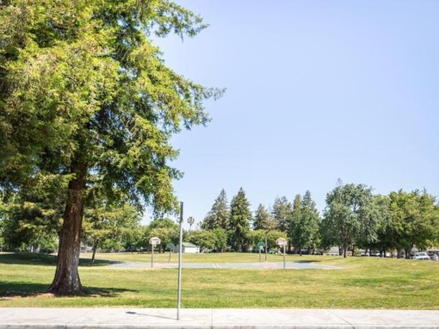 5200 Snow Dr, San Jose, CA 95111