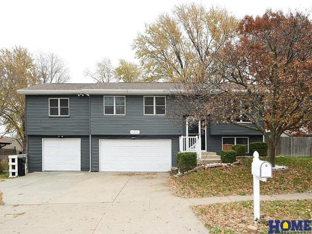 5200 Tipperary Trl, Lincoln, NE 68512