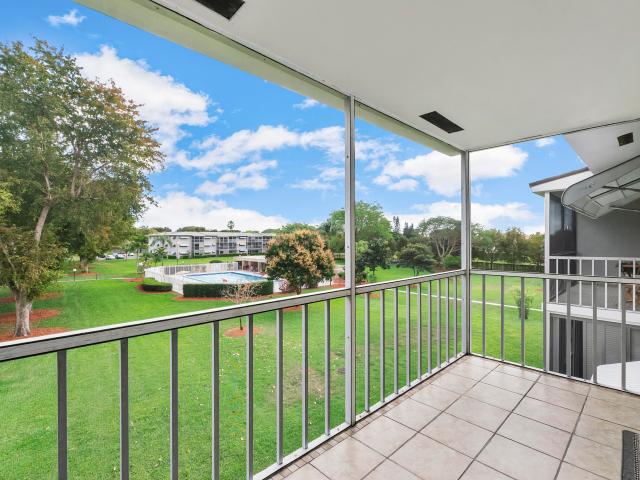5200 Washington St, Unit 301, Hollywood, FL 33021 | MLS #B26001