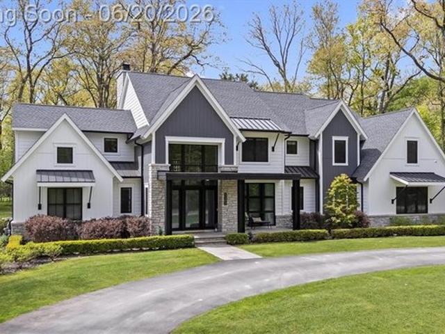 5200 Windingwood Dr, Bloomfield Hills, MI 48302