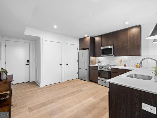 5200 10 Chester Avenue # 202