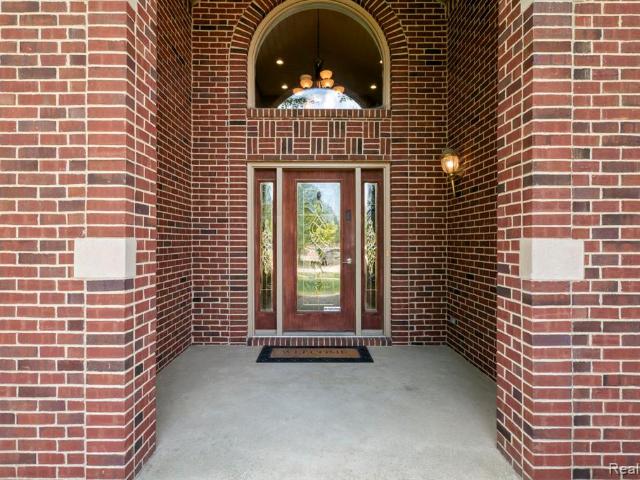 52018 Loon Court