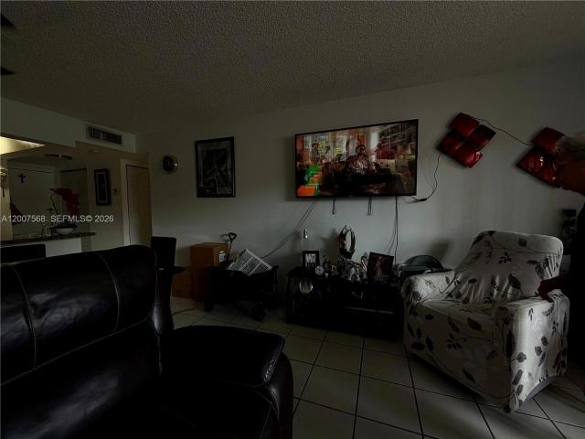 5201 NW 7th St, Unit 104, Miami, FL 33126 | MLS #A12007