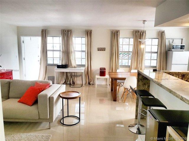 5201 NE 24th Ter Apt A201, Fort Lauderdale, FL 33308