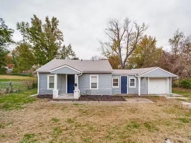 5201 NE 45TH TER, KANSAS CITY, MO 64117 Single Family Residenc.