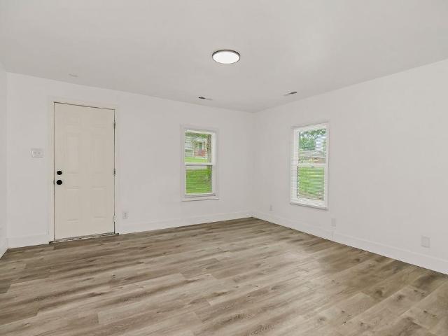 5201 NE 45th Terrace