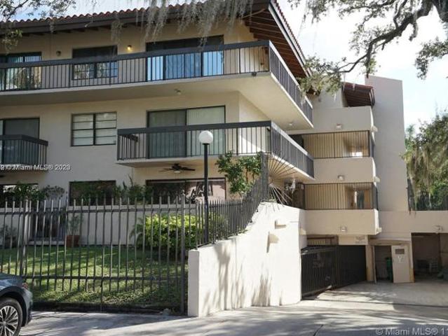 5201 Orduna Dr #12, Coral Gables, FL 33146