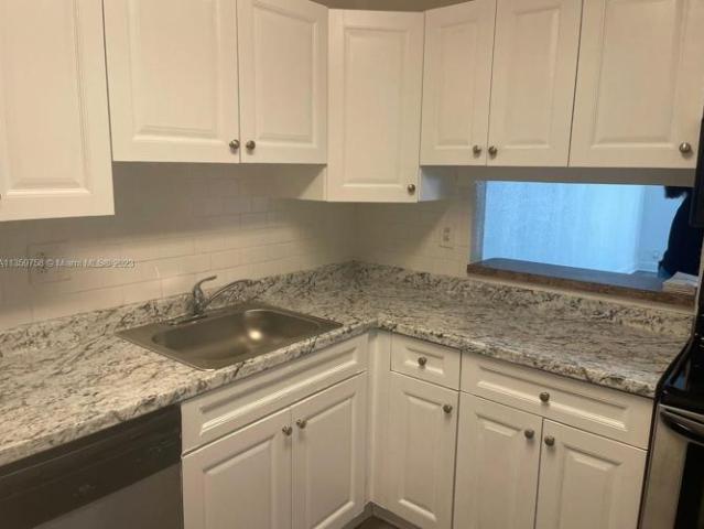 5201 Geneva Way #311, Doral, FL 33166