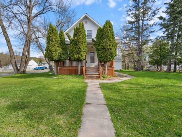 5201 Ivanhoe St, Duluth, MN 55804