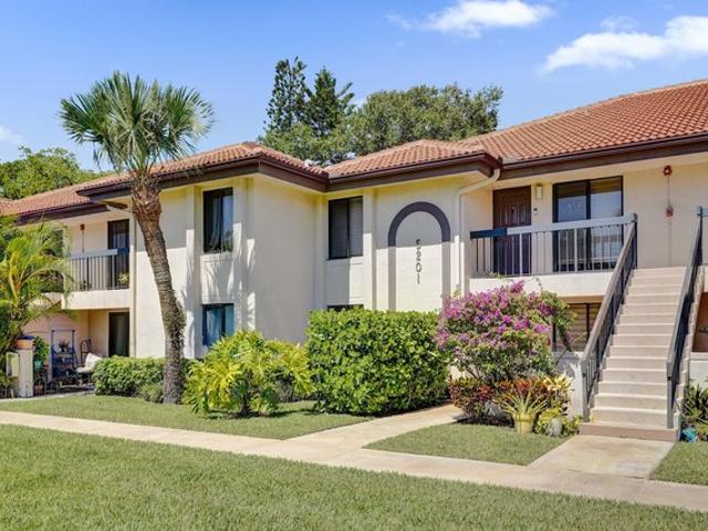 5201 W Club Cir Apt 103, Boca Raton, FL 33487