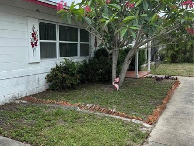 5201 62nd St N, Kenneth City, FL 33709