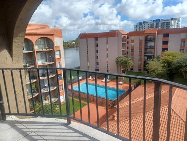 5201 7th St NW #609W, Miami, FL 33126