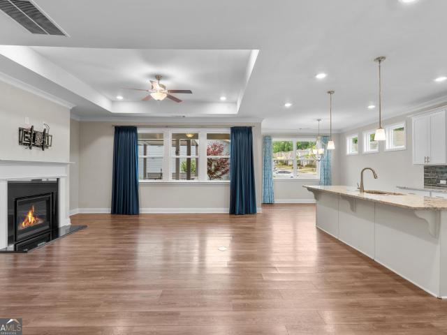 5202 Noble Oak Cove
