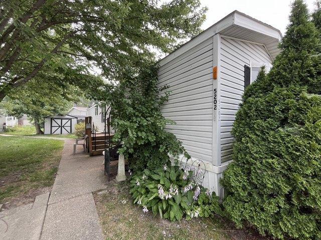 5202 Brandon Ct, Sterling Heights, MI 48310