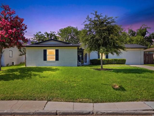 5202 Coral Mist St, Kirby, TX 78219