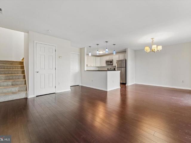 5202 Drawbridge Court