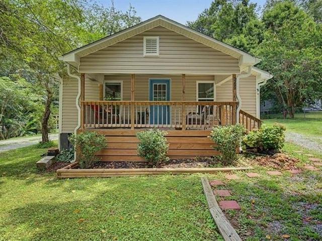 5202 Groovers Landing Rd SE, Acworth, GA 30101