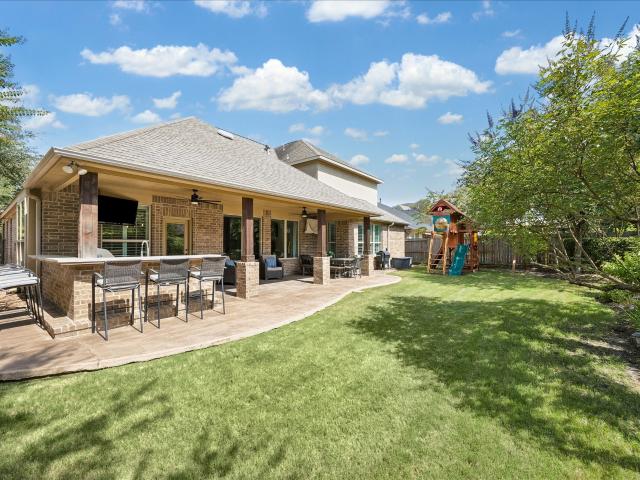 5202 Red Oak Valley Drive