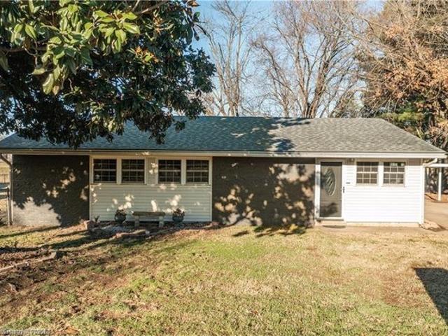 5202 S 17th Ter, Fort Smith, AR 72901