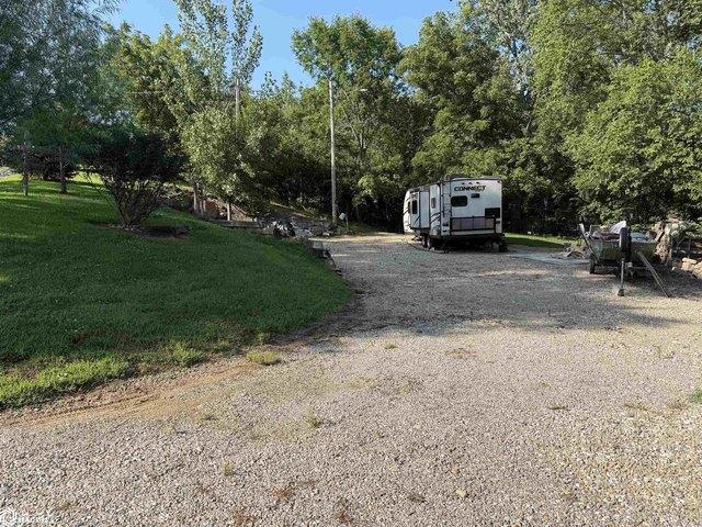 5202 5203 5 Echo Dr, Brooklyn, IA 52211