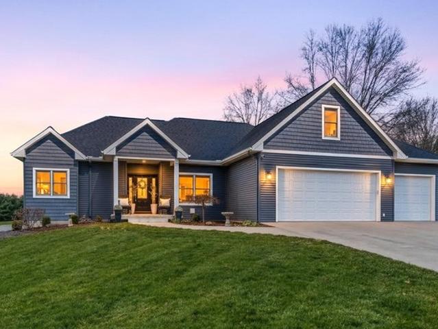 52039 Kern Dr, Three Rivers, MI 49093