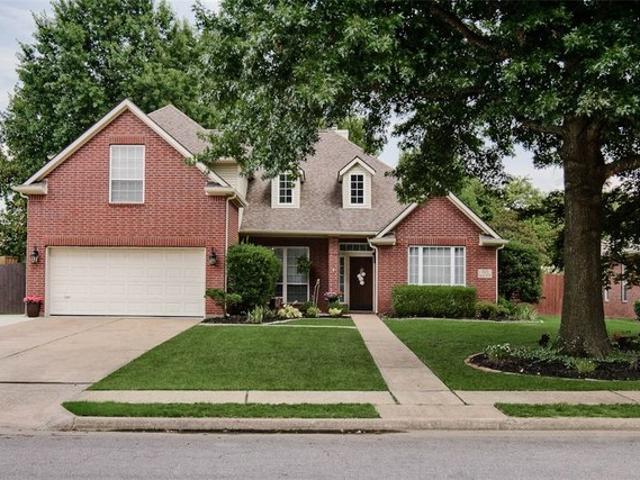 5203 S 45th St, Rogers, AR 72758