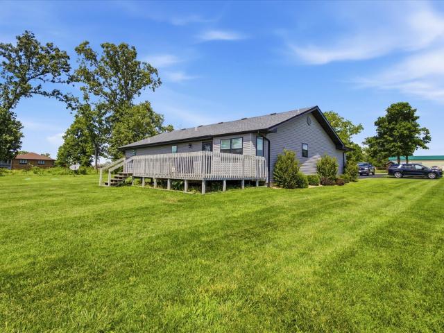 5203 S Farm Road 213
