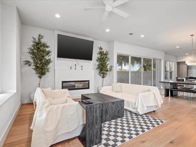 5203 Texas St, Houston, TX 77011 | MLS #98835 | Compass