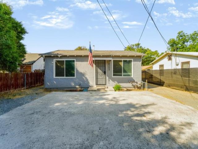5203 W Mission Ave, Fresno, CA 93722