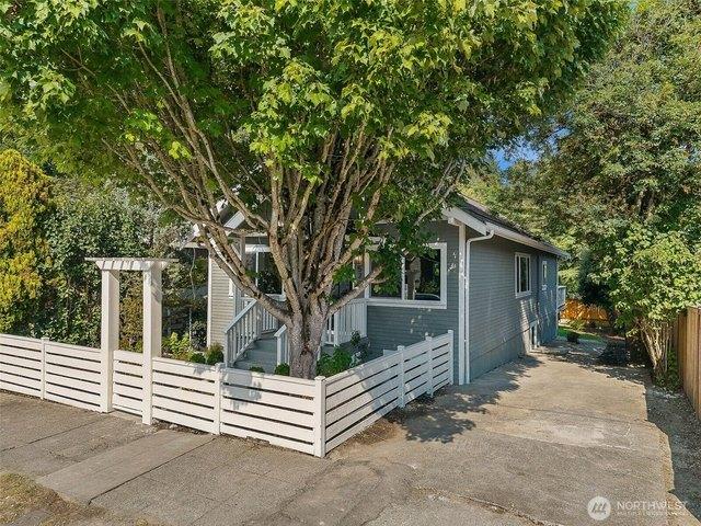 520 30th Ave E, Seattle, WA 98112