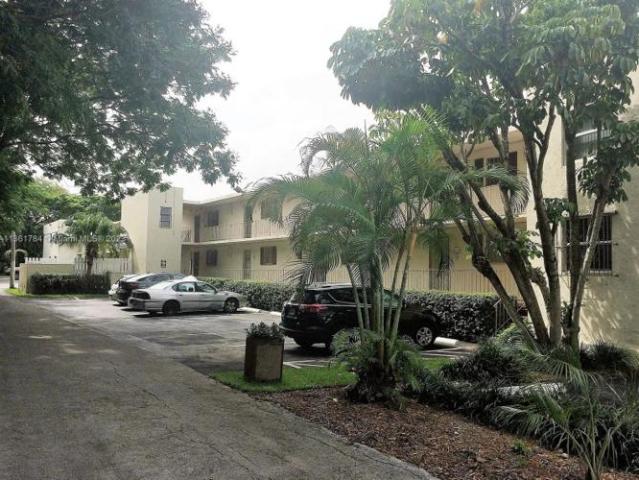 520 38th St NE #11, Miami, FL 33137