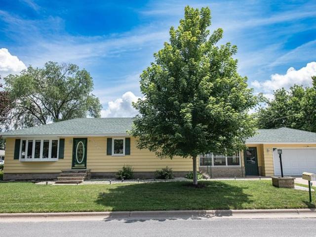 520 39th Ave, Winona, MN 55987