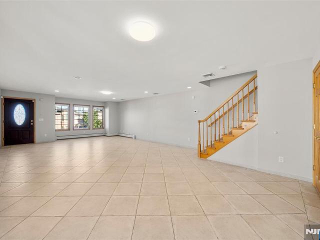 520 7th Street
