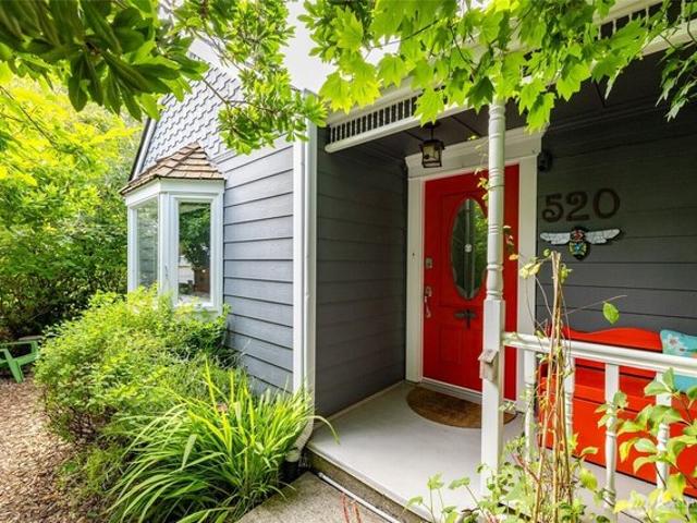520 4th St, Anacortes, WA 98221