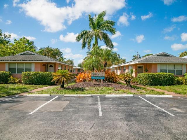 520 97th A N 1 Bedroom Apartment for Rent at 520 97th Ave N, Naples, FL 34108