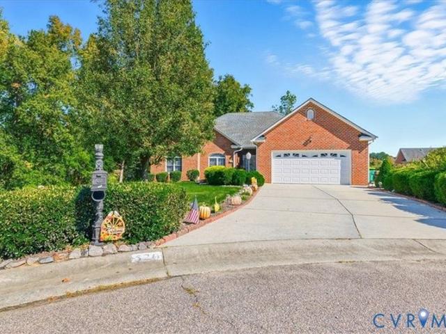 520 Cobblestone Dr, Hopewell, VA 23860