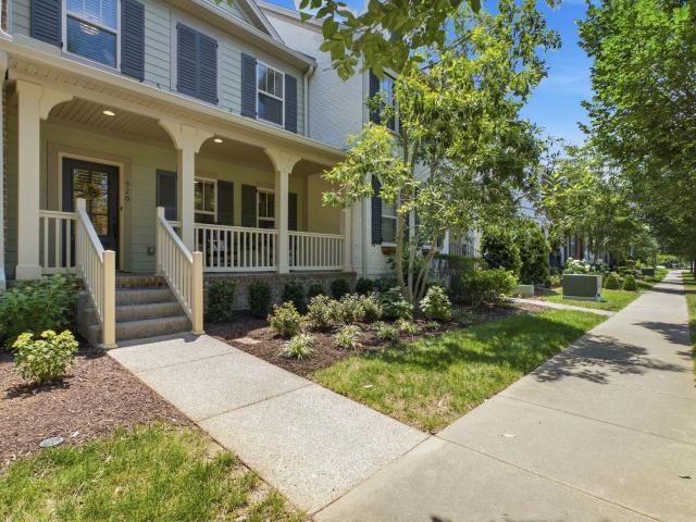 520 Cobert Ln