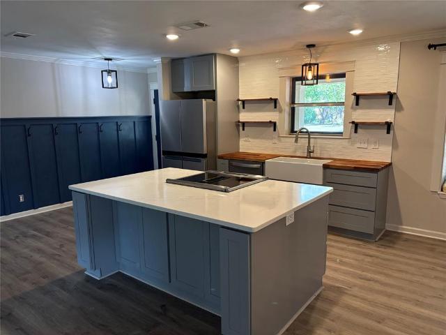 520 Crestwood Drive