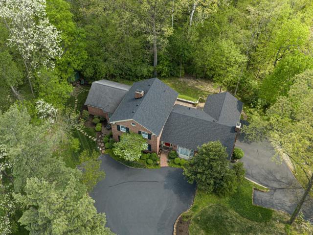520 Curryer Road