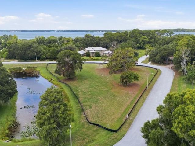 520 Austin Dr, Tarpon Springs, FL 34688