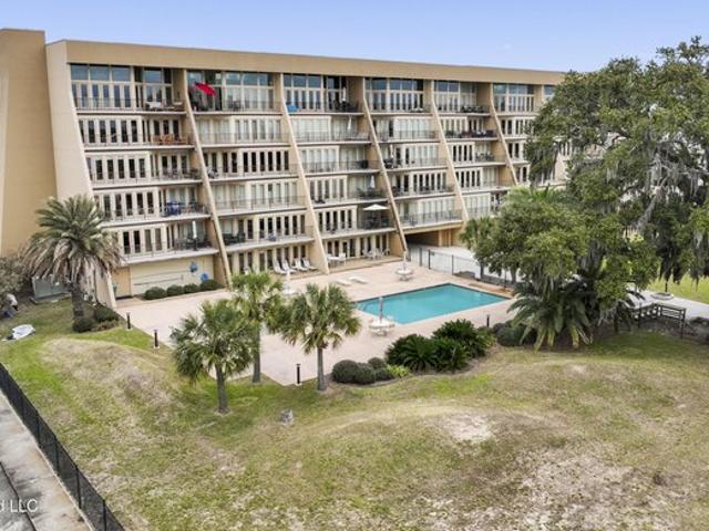 520 Beach Blvd Apt 405, Biloxi, MS 39530