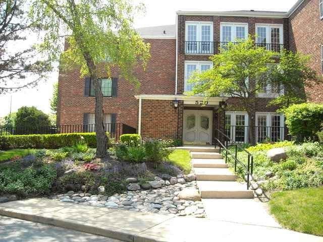 520 Biesterfield Rd Unit E309, Elk Grove Village, IL 60007