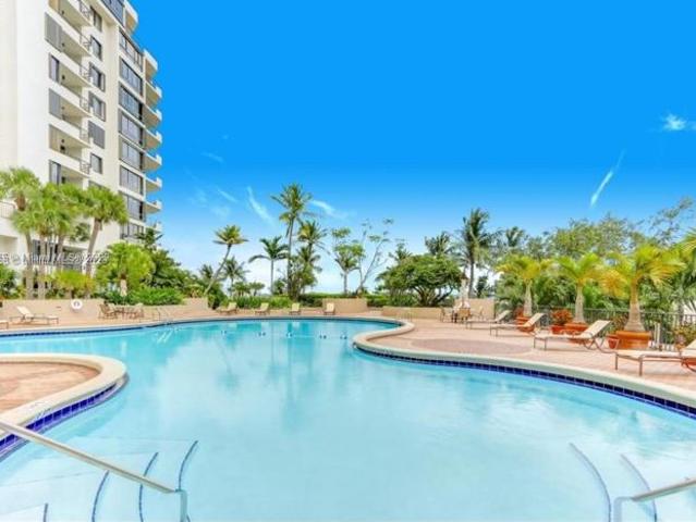 520 Brickell Key Dr #A702, Miami, FL 33131